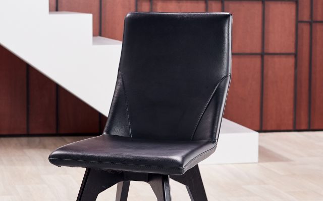 Dining Chairs: Leather, Velvet, Fabric & Bench| Nick Scali